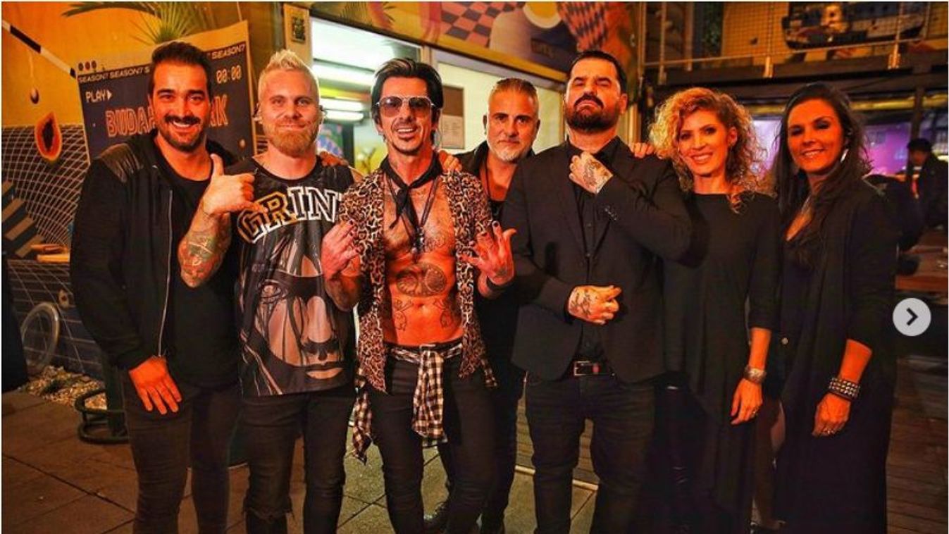 25 éves a Hooligans zenekar, Juhász Marci dalából tetoválás készült