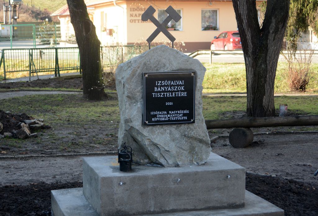 Emlékmű a szénbányászok tiszteletére