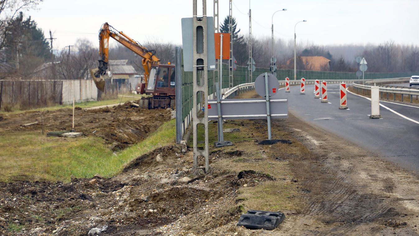 BOON - Készül a két új forgalmi sáv a 37-esen