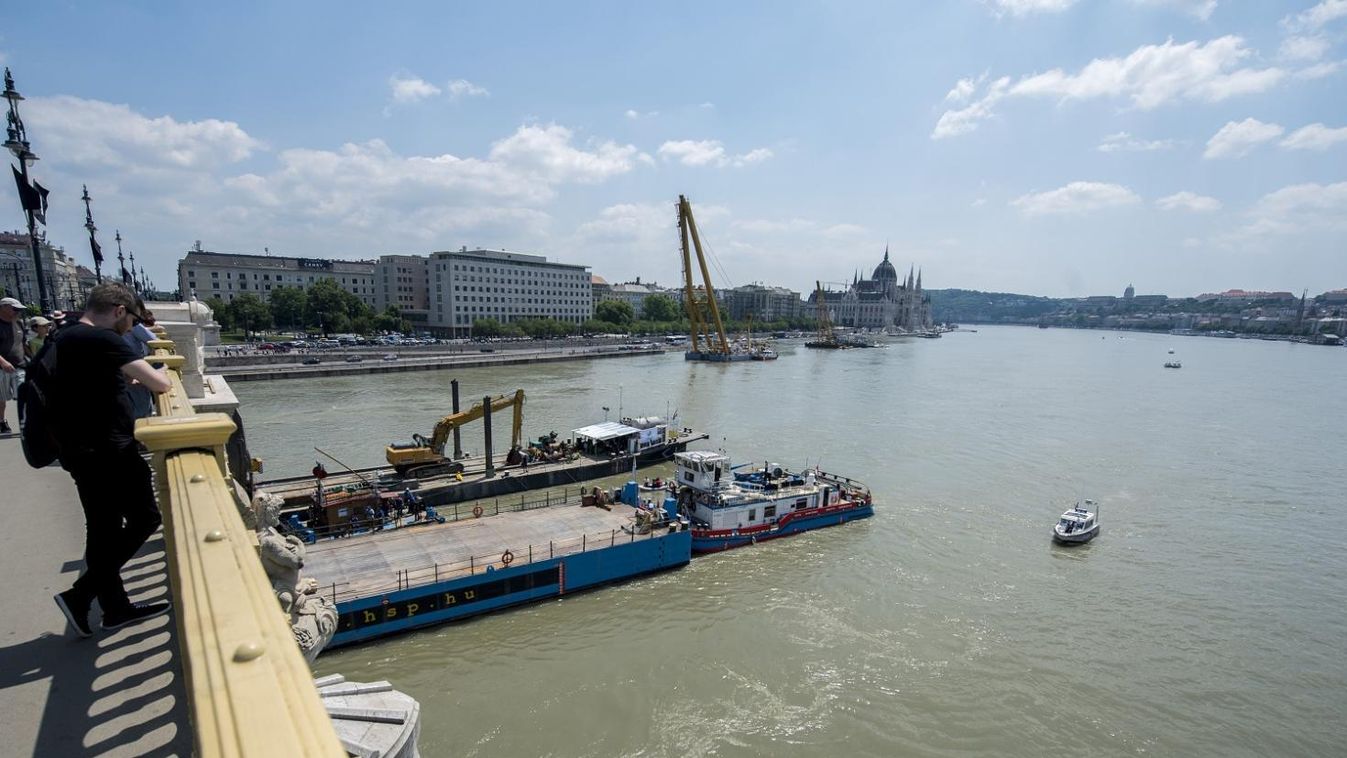 Valószínűleg csak az ünnepek után emelik ki a Hableány roncsait