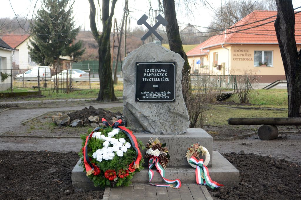 Emlékmű a szénbányászok tiszteletére