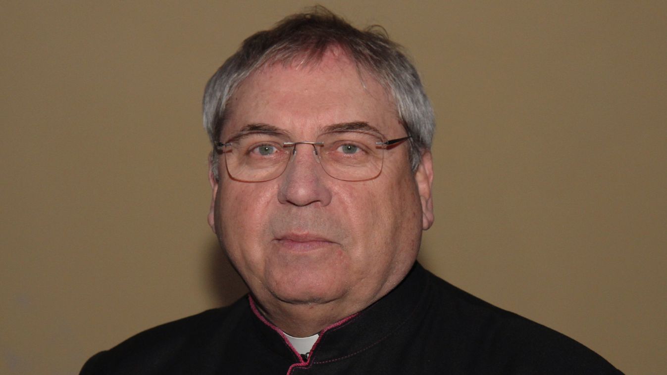 BOON - Többet olvas és imádkozik