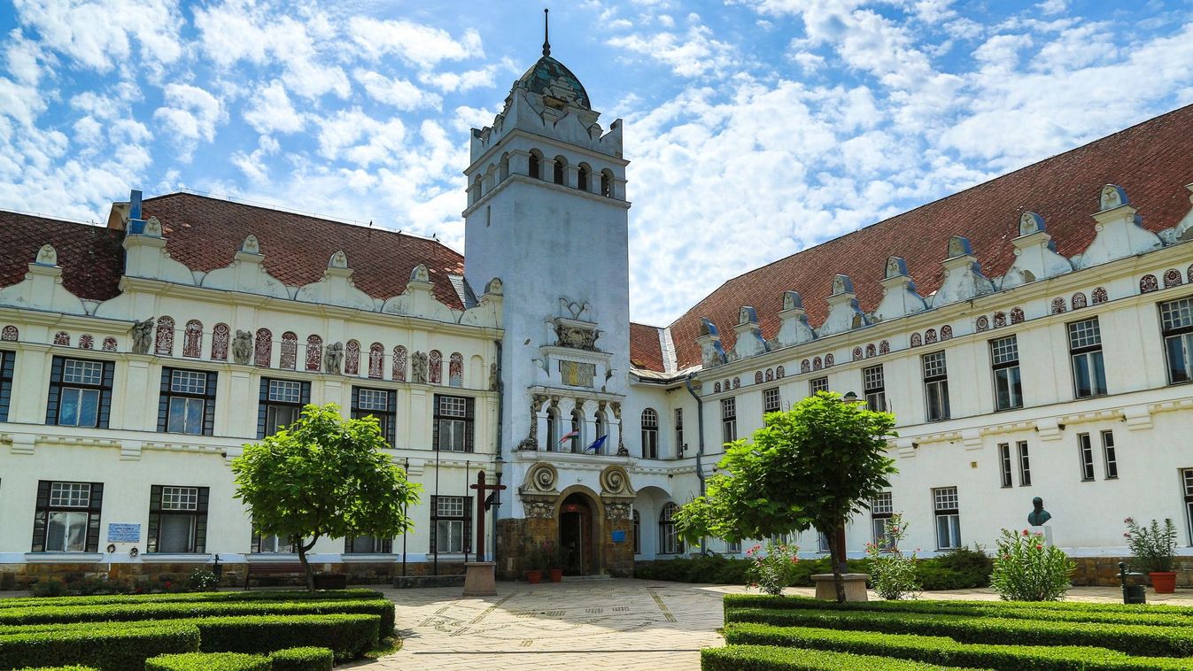 A borvilág krémje érkezik az első nemzetközi borászati kongresszusra