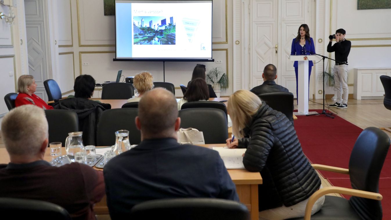 A fiatalok helyben tartása volt a téma Miskolcon is (fotókkal)