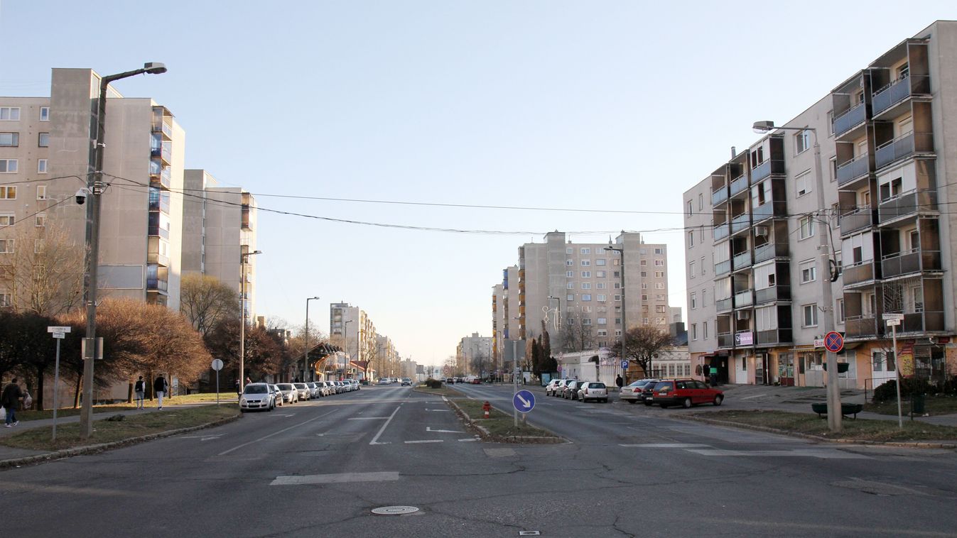 Szabálytalanul közlekedett az Avason - majdnem becsapódott egy másik ...