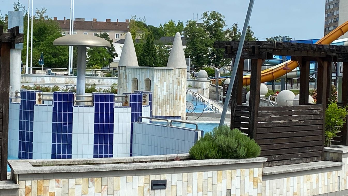 Ez a helyzet most a Selyemréti Strandfürdőben (képekkel)