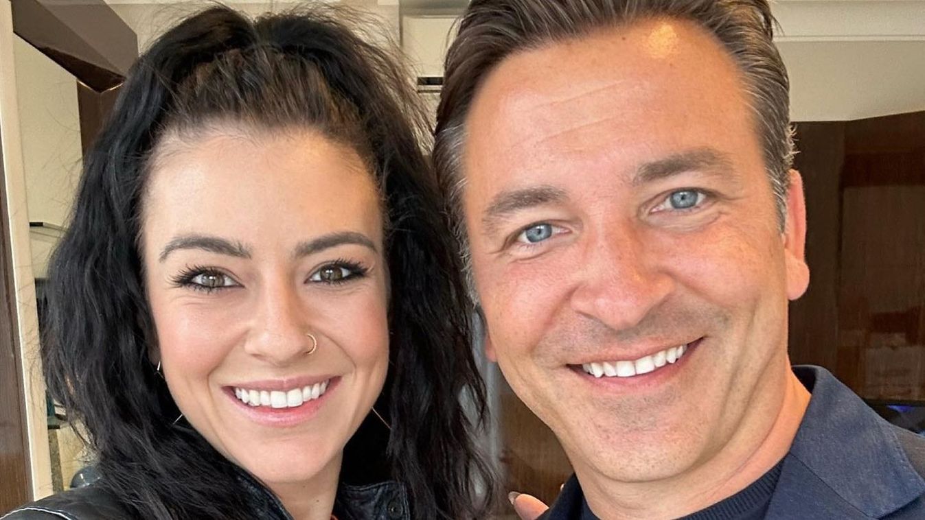 Megmutatta új melleit Stana Alexandra