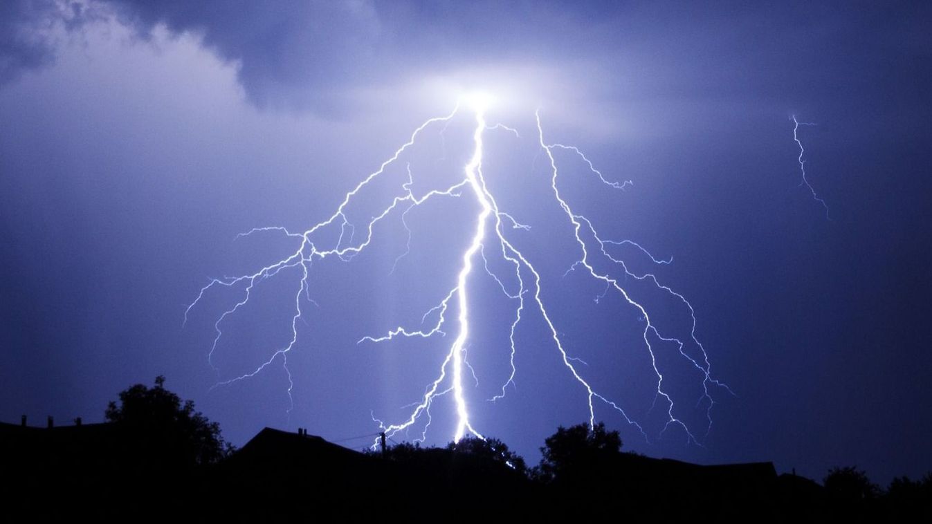 Villámlás és jégeső is lehet ma Borsodban