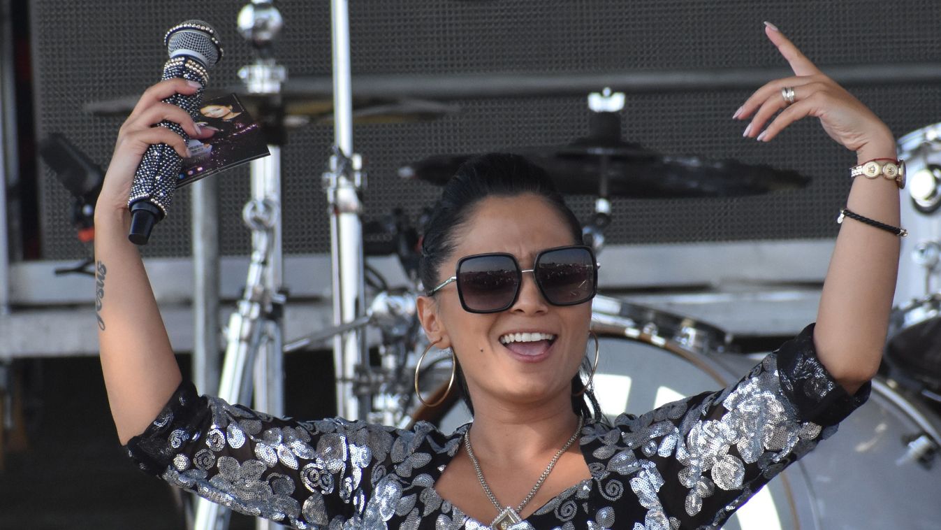 Nótár Mary jól belehúzott