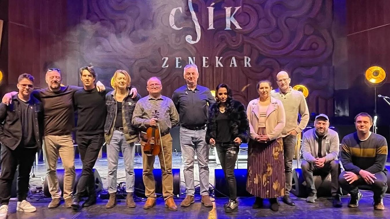 Nótár Mary a Csíkkal énekelt