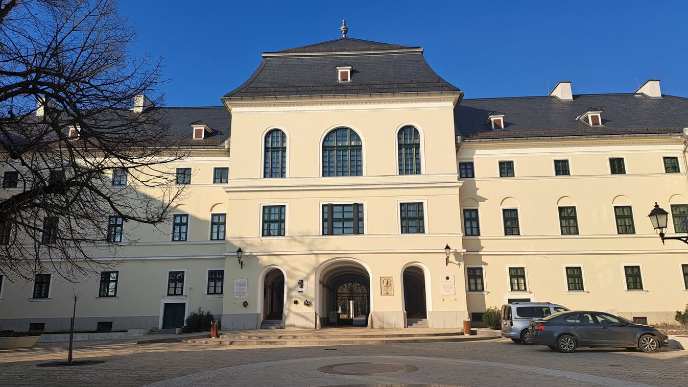 Új hallgatóit várja az egyetemmé váló pataki teológia