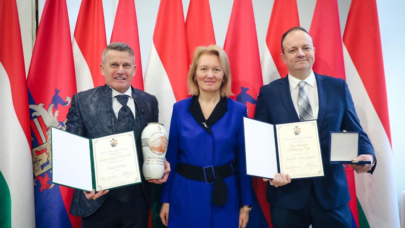 Rékasi Károly és Prof. Dr. Mucsi Gábor kaptak díjat