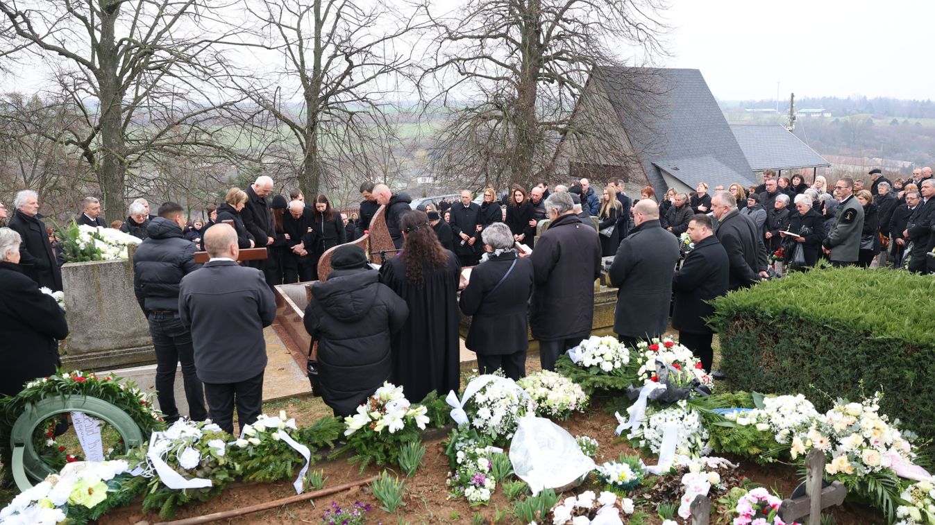 Bényi Ildikó temetése szülőfalujában volt - fotókkal