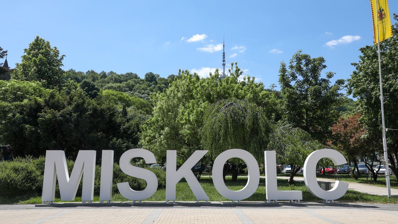 Miskolc felirat újra a helyén, sőt díszkivilágítást is kapott