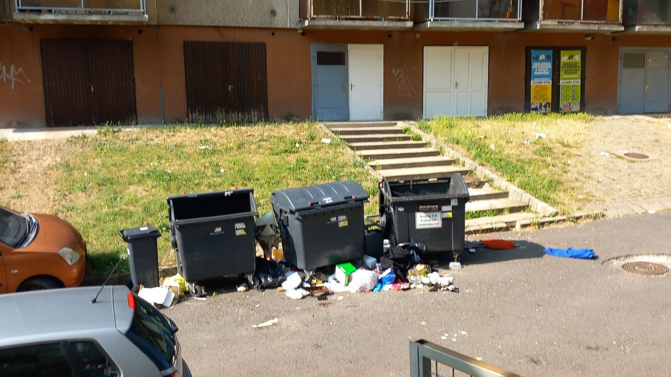 Guberálók új szinten: Újra széttúrt kukák a városban, már az Avason is