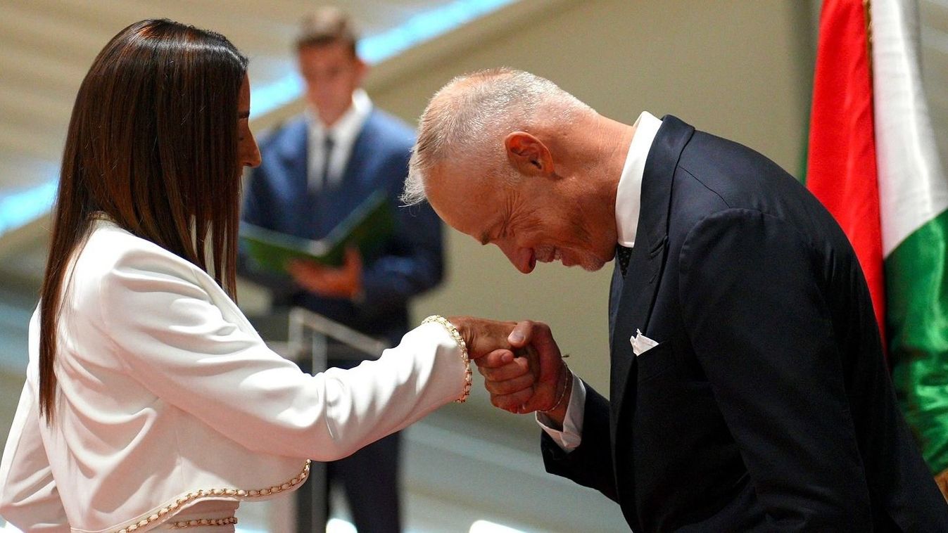 Rubint Réka Magyar Ezüst Érdemkeresztet kapott