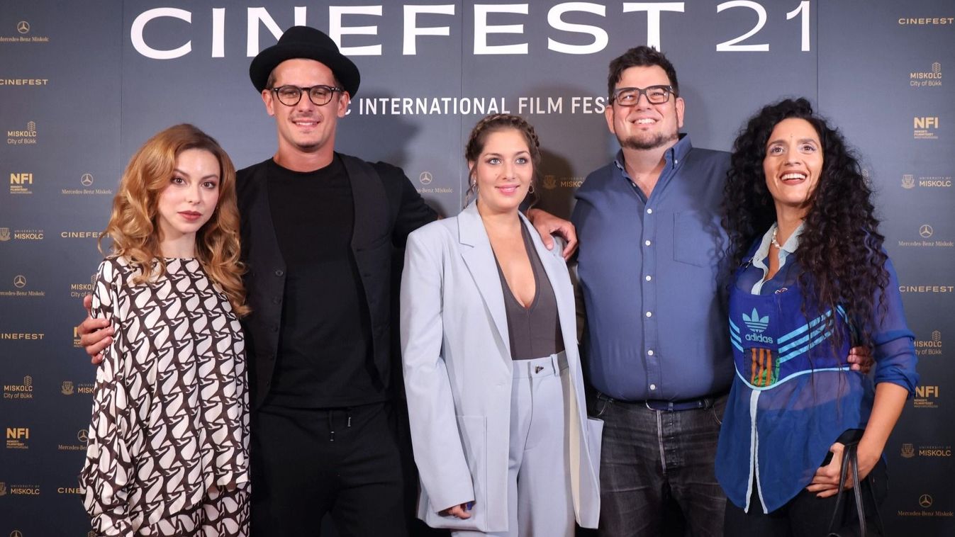 Egykutya világpremier: Deák Kristóf új alkotását vastaps fogadta a ...