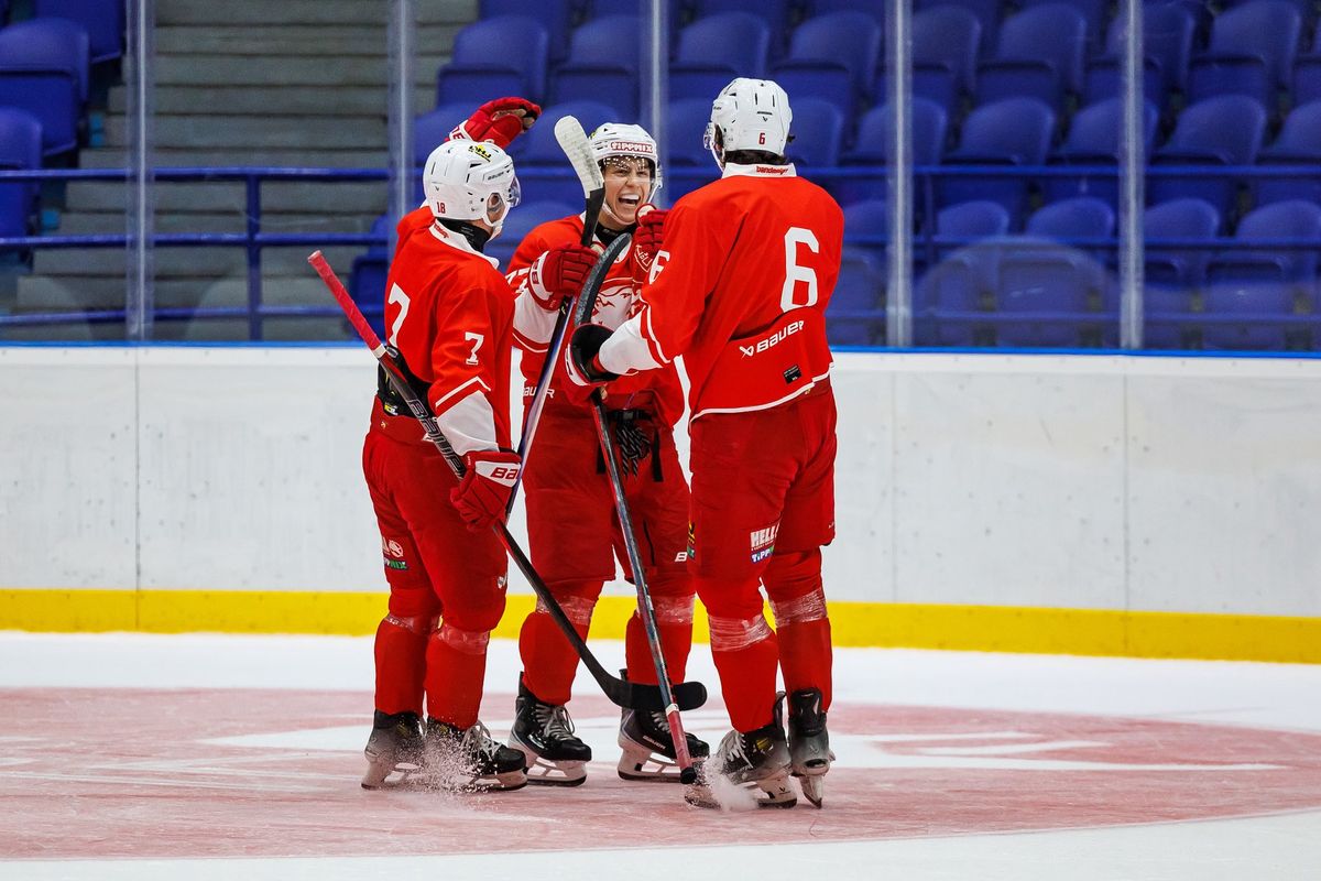 A DVTK Jegesmedvék főpróbát tartott