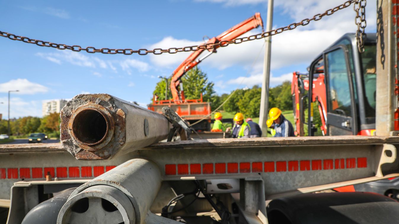 Baleset: Kidöntötték a villanyoszlopot az Avason – Így készült el a ...