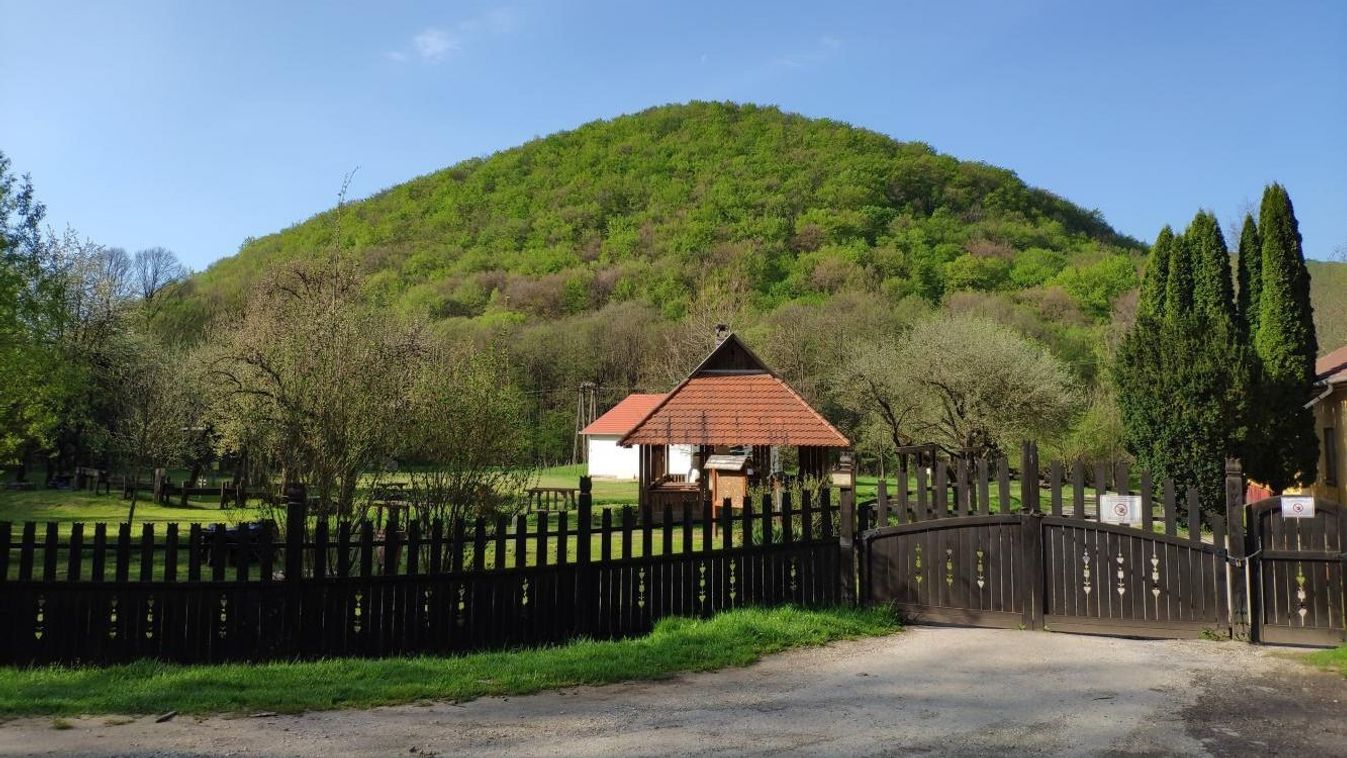 Fecske Csaba költő emlékét ünnepelték Szögligeten – gyerekek és ...