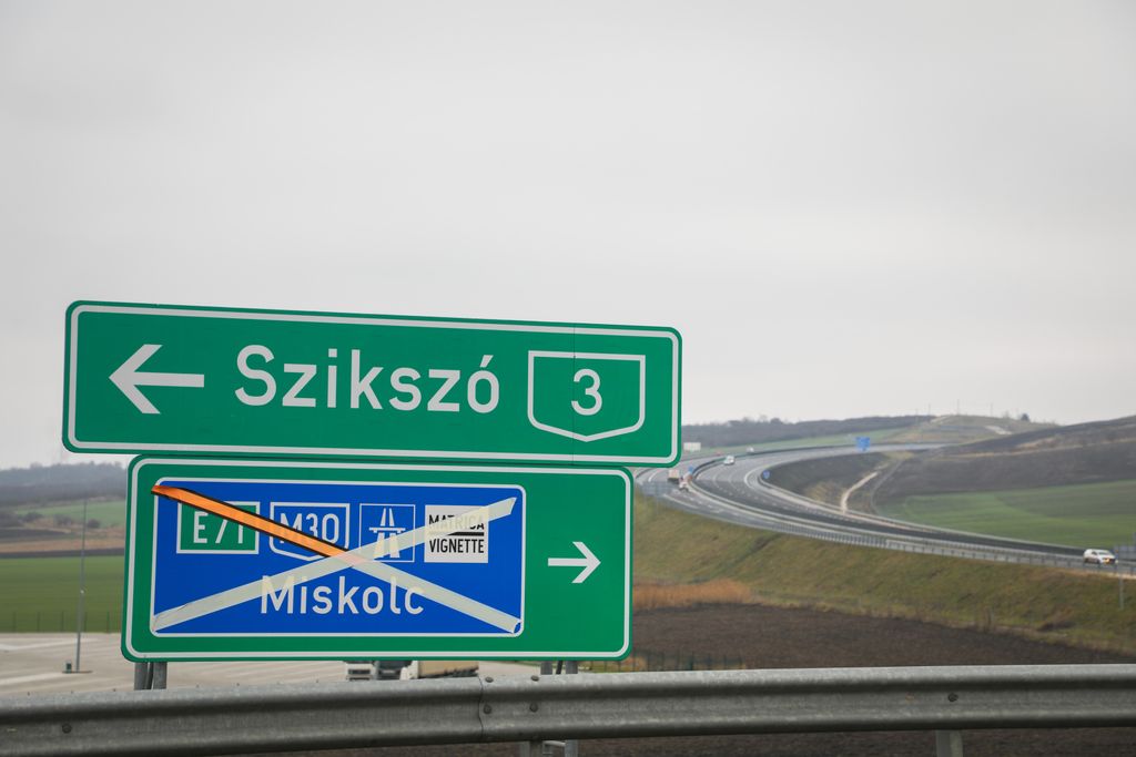 M30-as autópálya: korai volt az öröm, elkészült, de továbbra sem járható