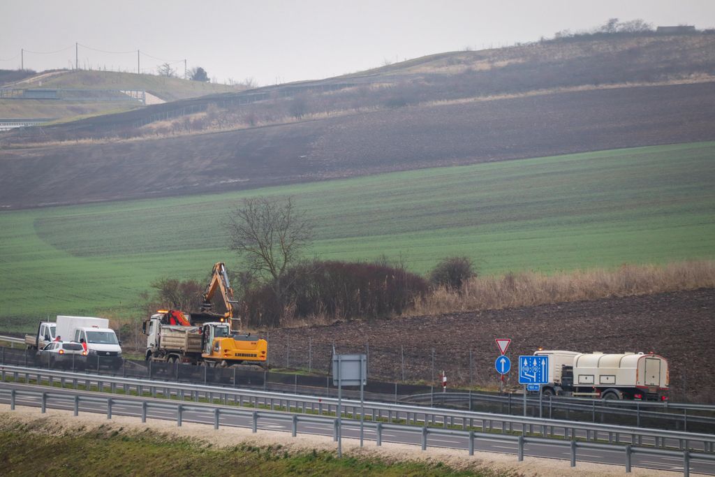 M30-as autópálya: korai volt az öröm, elkészült, de továbbra sem járható