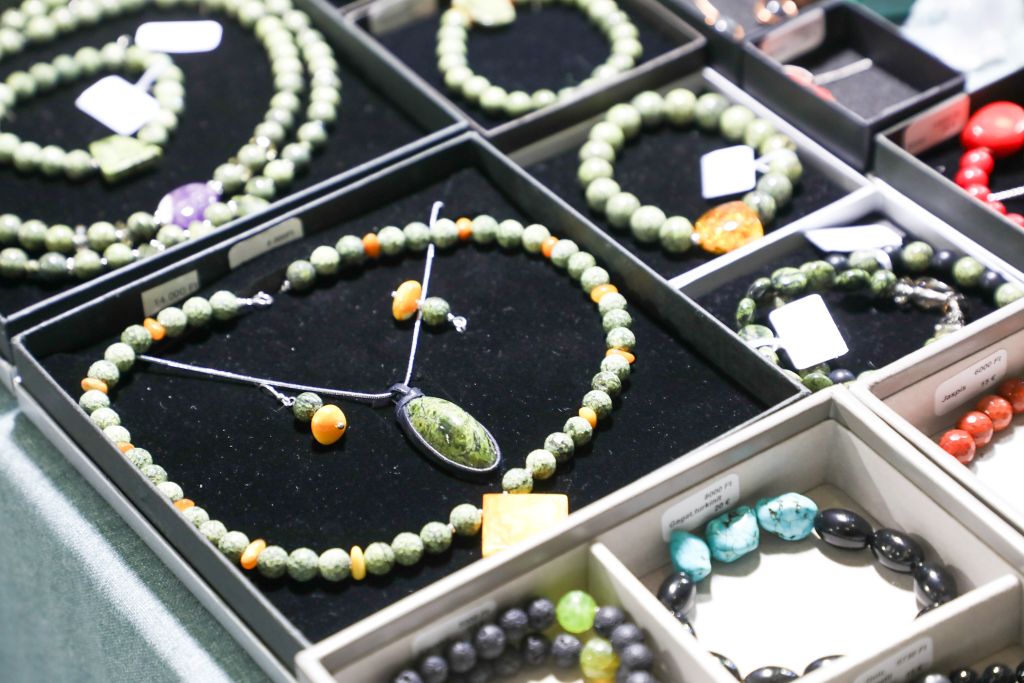 Ásványok és ékszerek kápráztattak el mindenkit a Diósgyőri Gimnáziumban