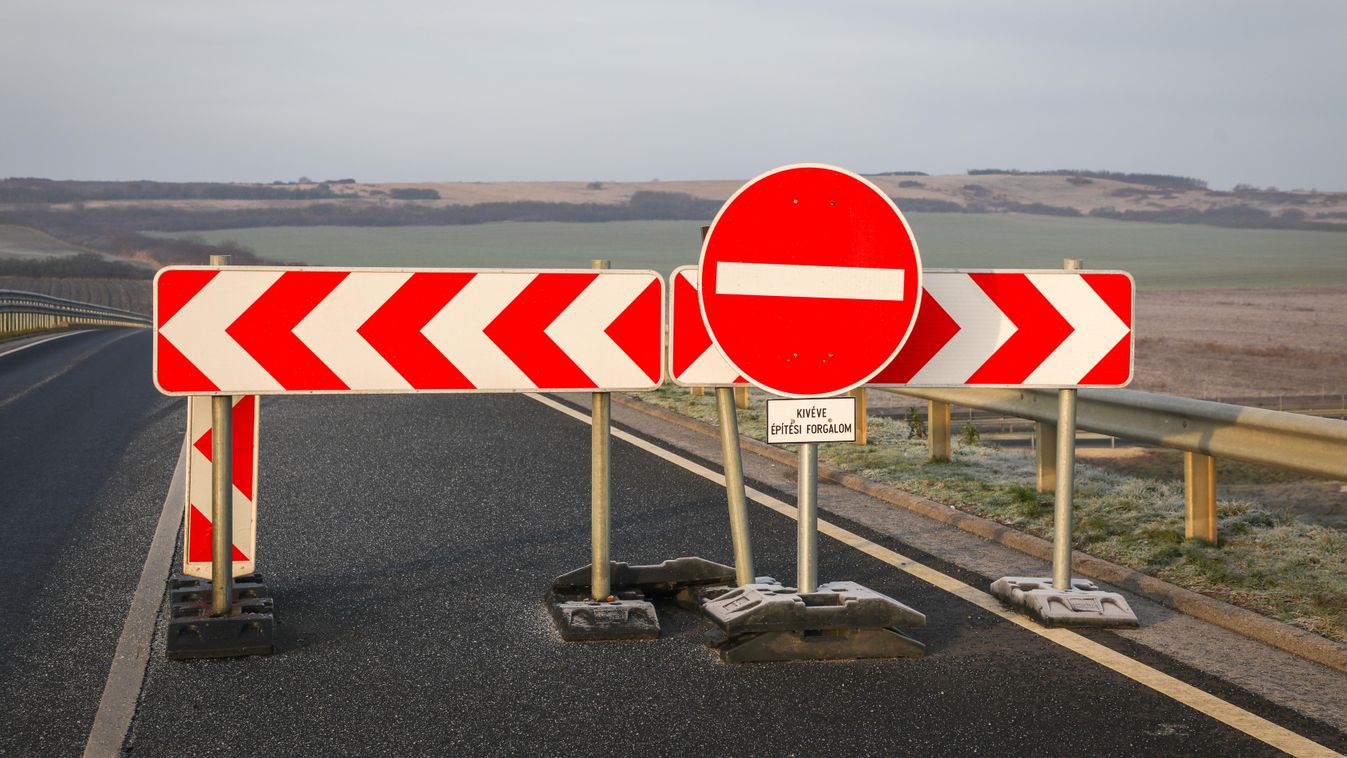 M30-as autópálya: korai volt az öröm, elkészült, de továbbra sem járható