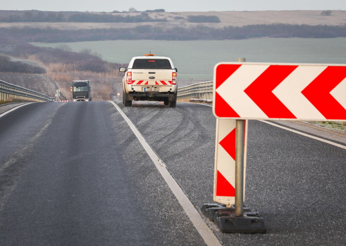 M30-as autópálya: korai volt az öröm, elkészült, de továbbra sem járható