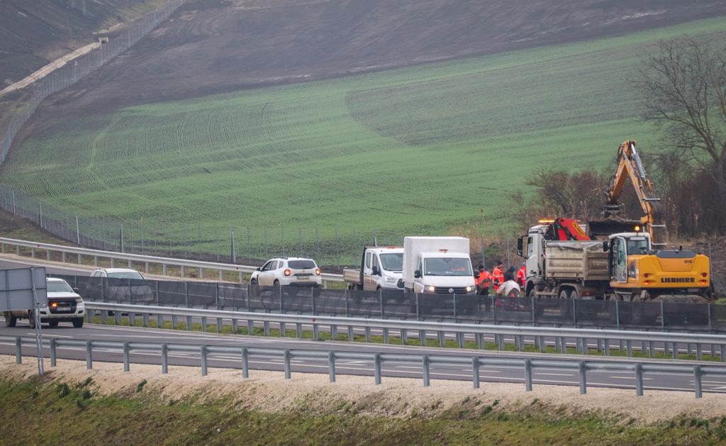 M30-as autópálya: korai volt az öröm, elkészült, de továbbra sem járható