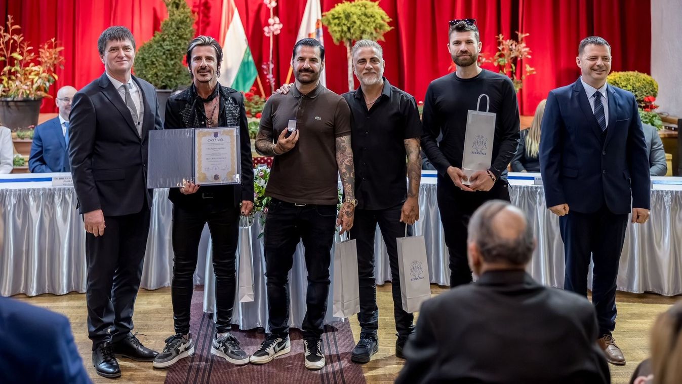 Pro Urbe díjat kapott a Hooligans zenekar Szerencsen