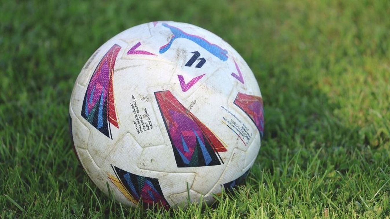 A taktaszadai futballcsoda: 76 évesen is a kispadon Tóth János