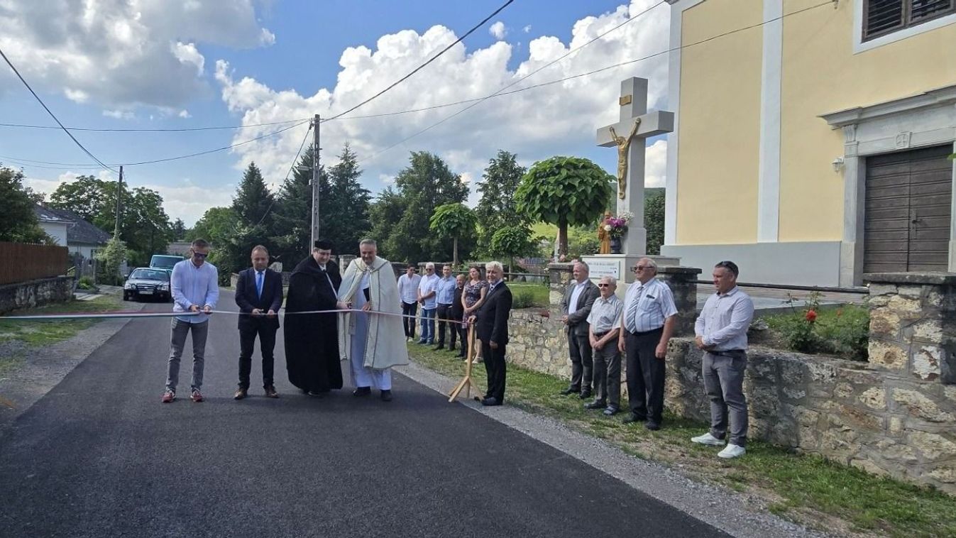 Útfejlesztés Füzérradványban: megújult a Táncsics Mihály és a Petőfi ...